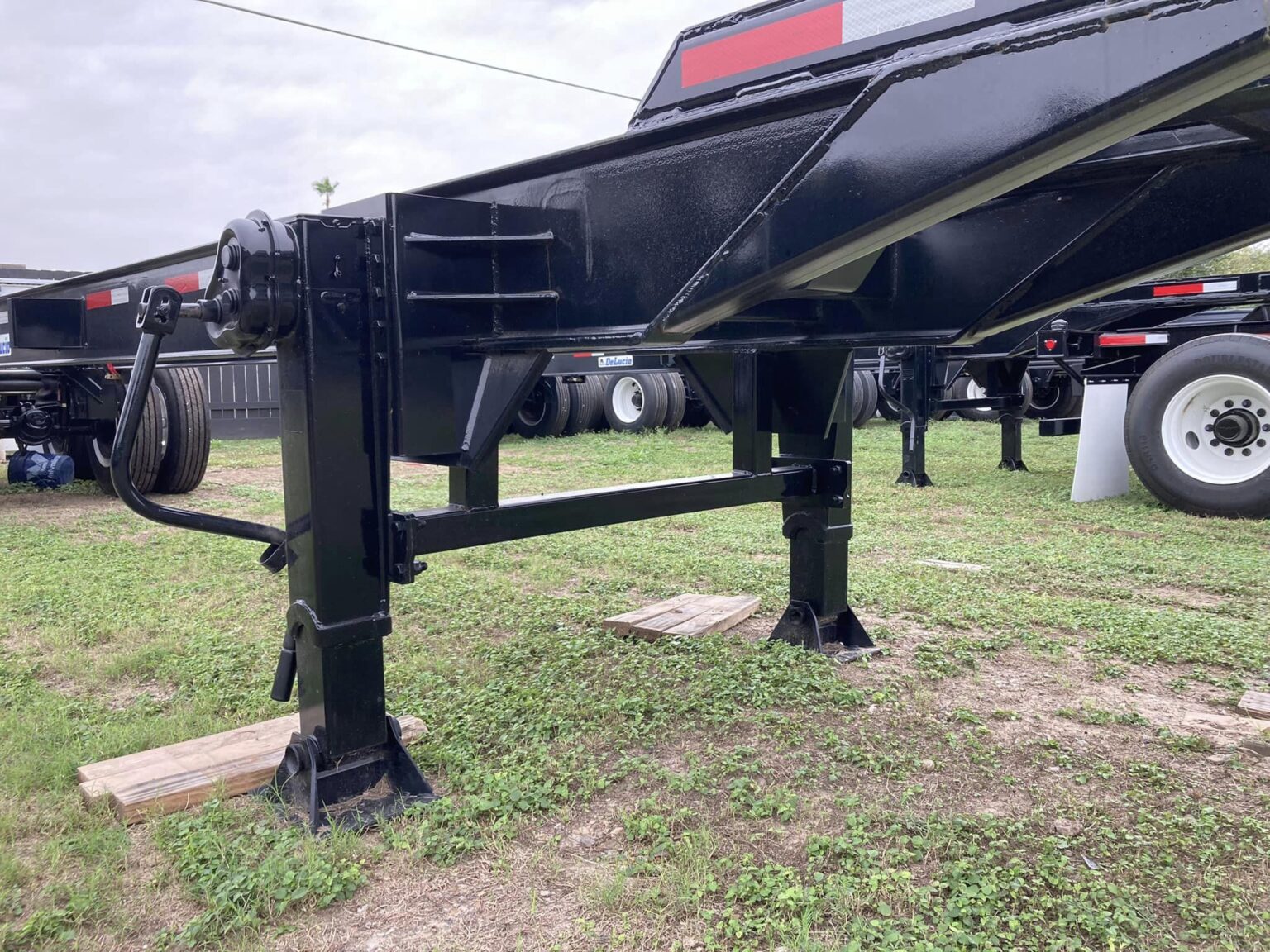Buy 40ft Gooseneck Chassis Online - Container Chassis For Sale